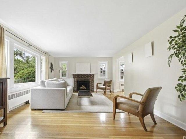house with 5 bedroom, Wellesley MA ES103496594