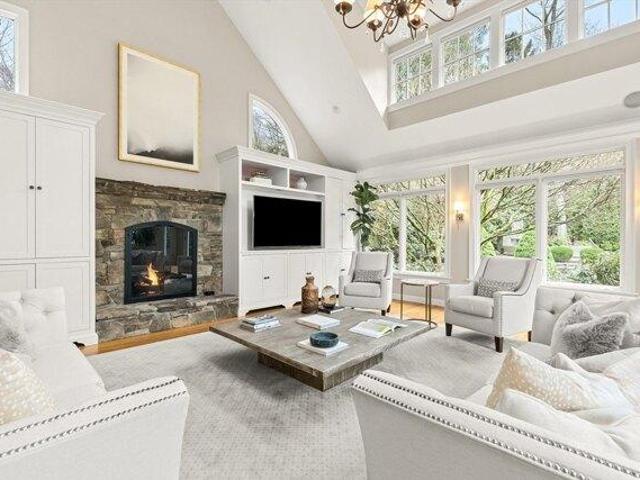 house with 5 bedroom, Wellesley MA ES103223336