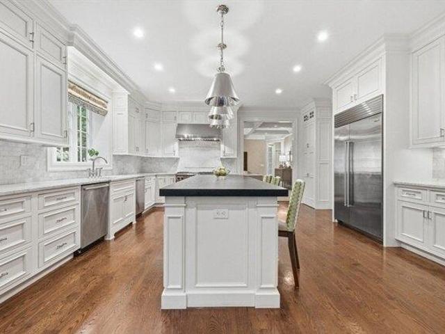 house with 5 bedroom, Wellesley MA ES105082891
