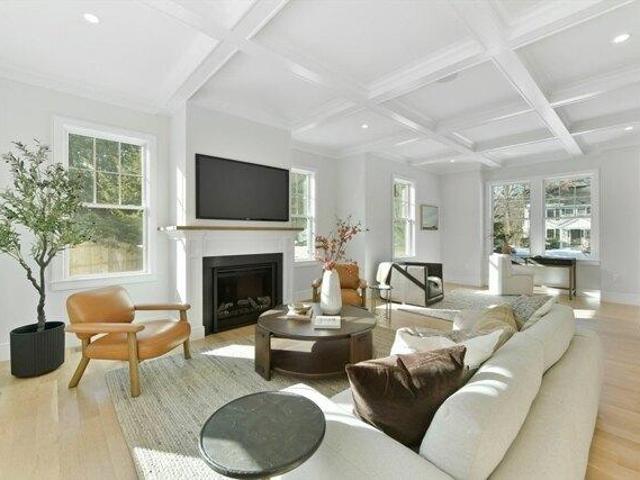 house with 5 bedroom, Wellesley MA ES105093800