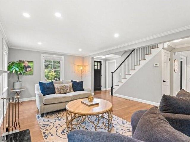house with 5 bedroom, Wellesley MA ES105233372