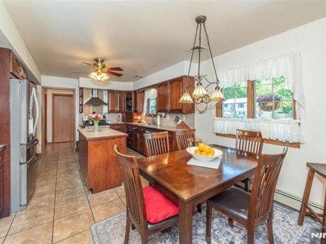 house with 5 bedroom, West Milford NJ ES105208206