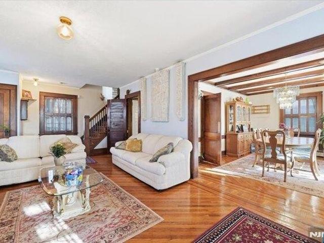 house with 5 bedroom, West Orange NJ DLS101781725