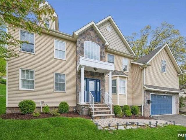 house with 5 bedroom, West Orange NJ DLS102476456
