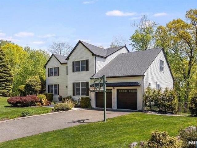 house with 5 bedroom, West Orange NJ DLS102216498