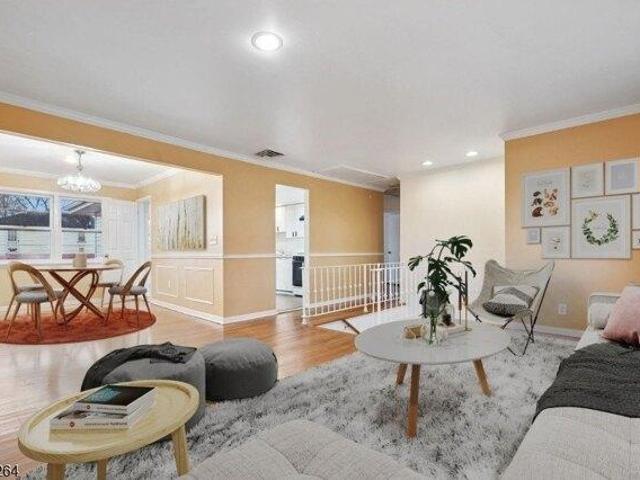 house with 5 bedroom, West Orange NJ DS102583392