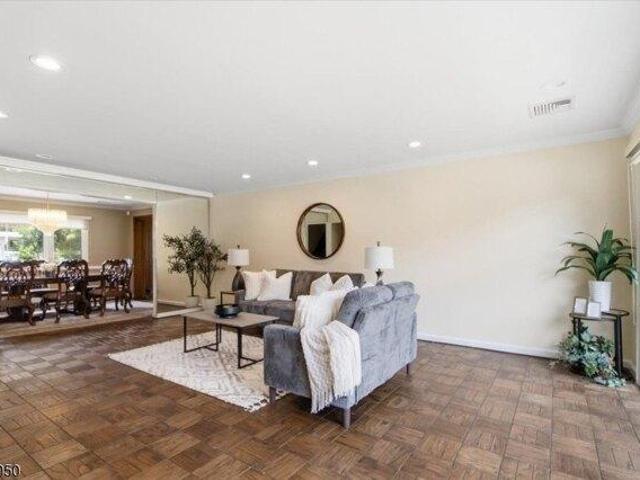 house with 5 bedroom, West Orange NJ DS104189120