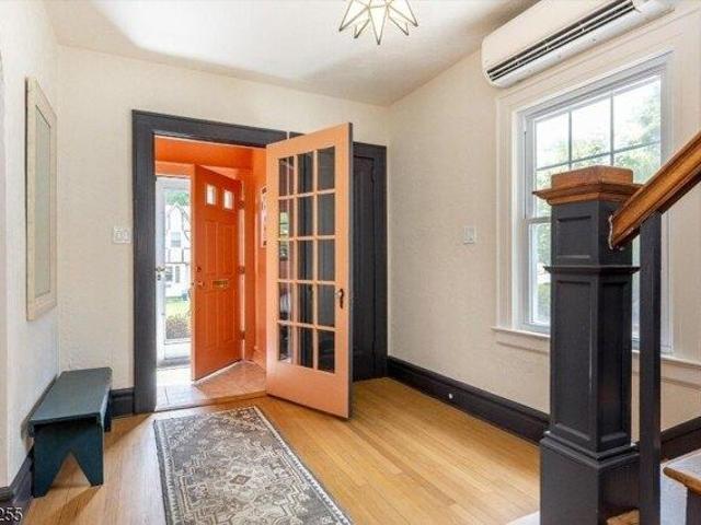 house with 5 bedroom, West Orange NJ DS104235781