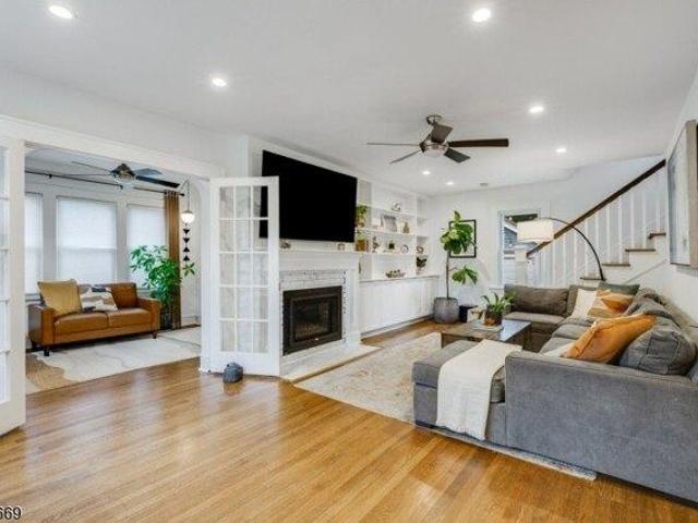 house with 5 bedroom, West Orange NJ DS104376105