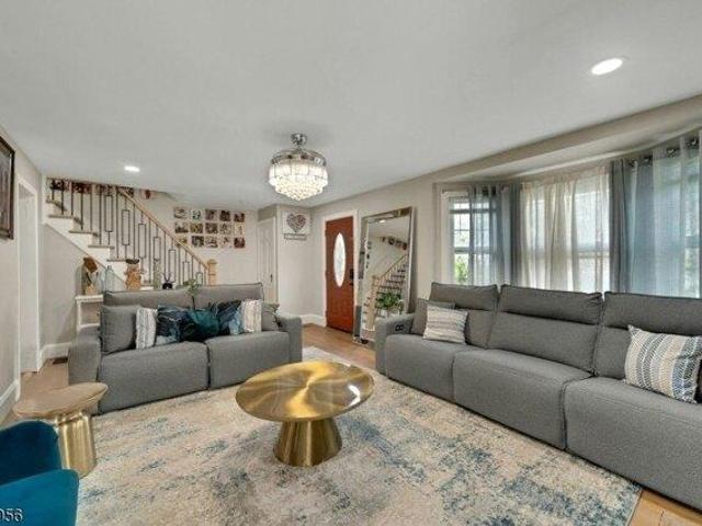 house with 5 bedroom, West Orange NJ ES104922268