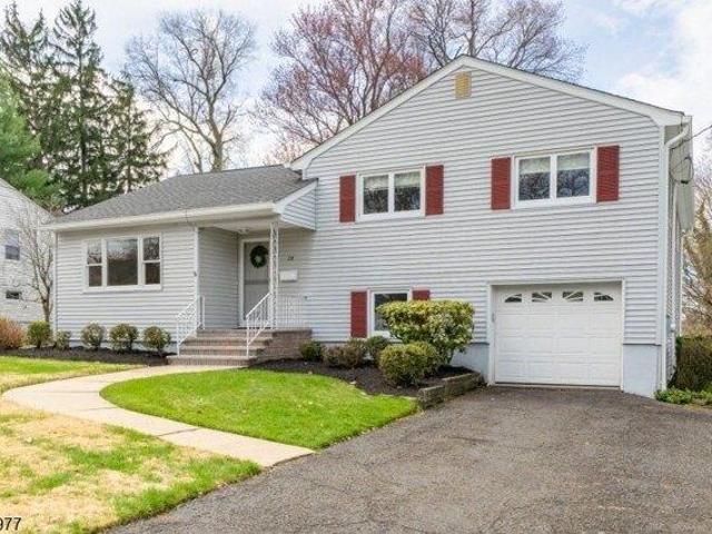 house with 5 bedroom, West Caldwell NJ DS102214819
