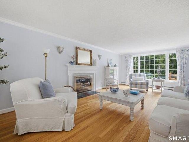 house with 5 bedroom, West Hartford CT ES104191806
