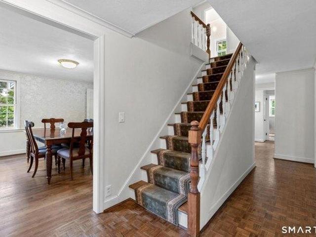 house with 5 bedroom, West Hartford CT ES104898329