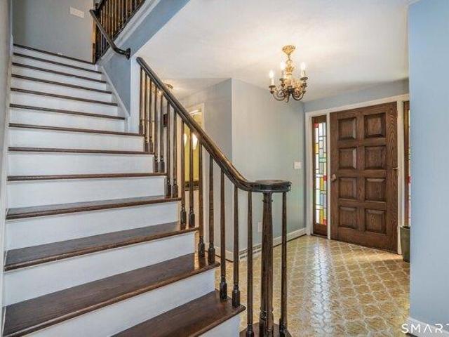 house with 5 bedroom, West Hartford CT ES105229651