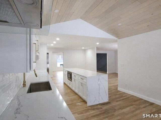 house with 5 bedroom, West Hartford CT ES102825269