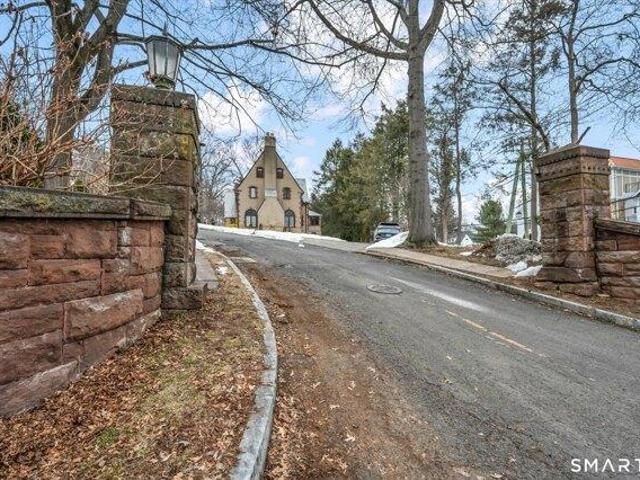 house with 5 bedroom, West Hartford CT ES103440045