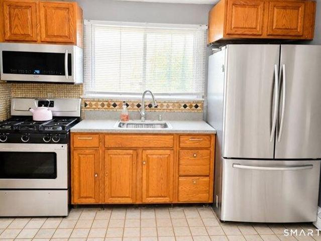 house with 5 bedroom, West Haven CT DS104329012