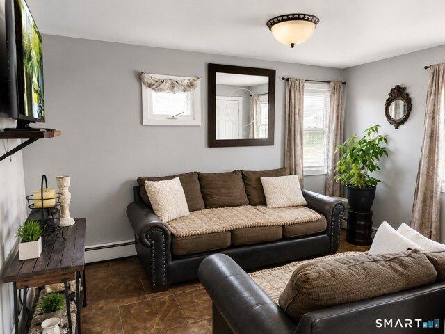 house with 5 bedroom, West Haven CT ES104329012