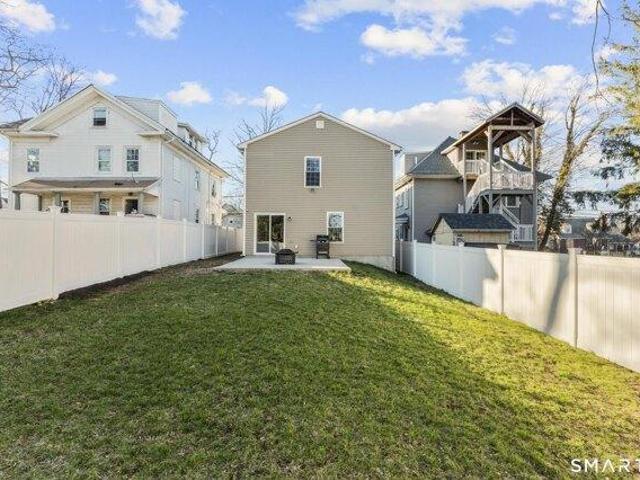 house with 5 bedroom, West Haven CT ES104374041