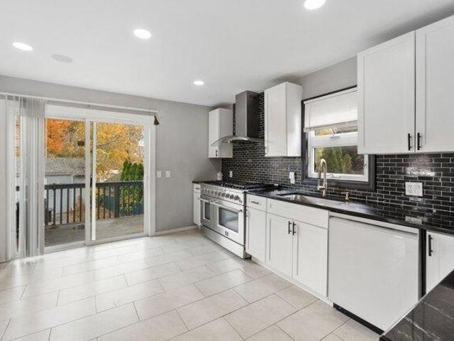 house with 5 bedroom, West Haven CT ES103436684
