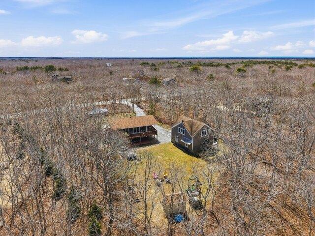 house with 5 bedroom, West Tisbury MA DLS102634955