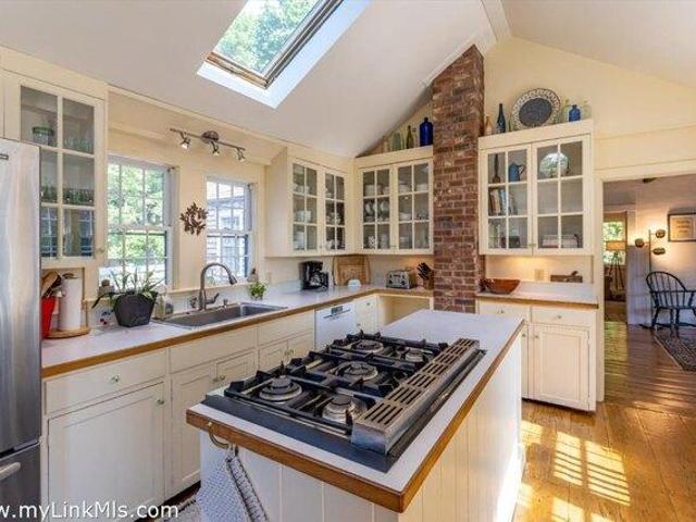 house with 5 bedroom, West Tisbury MA ES103019659