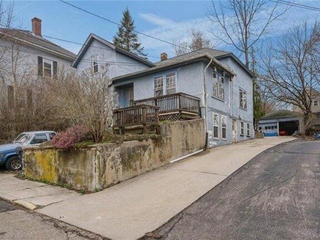 house with 5 bedroom, West Warwick RI DLS102780354