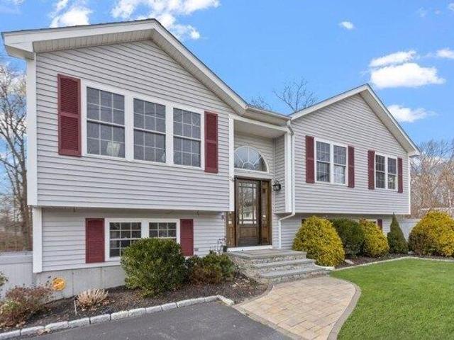 house with 5 bedroom, West Warwick RI DS101999755