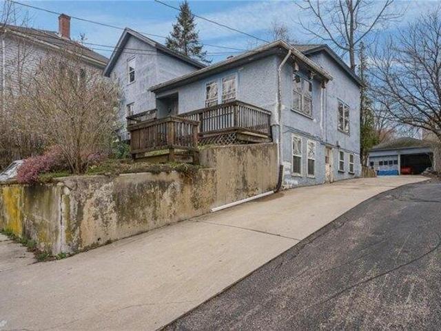 house with 5 bedroom, West Warwick RI ES102959660