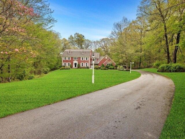 house with 5 bedroom, Westborough MA DS102585000