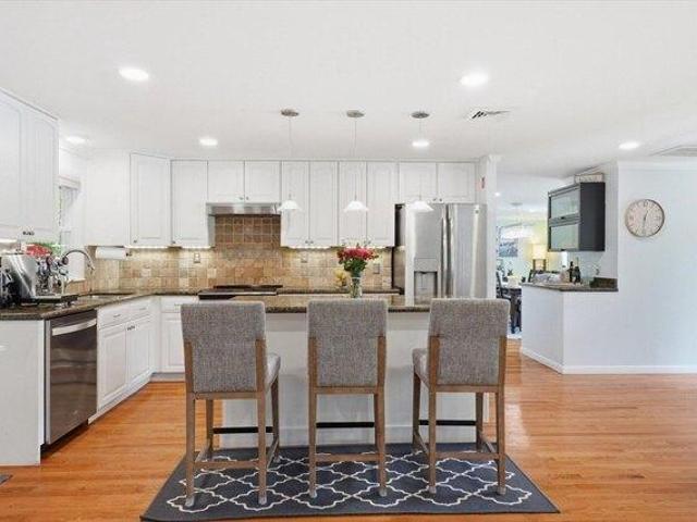 house with 5 bedroom, Westborough MA ES103930978