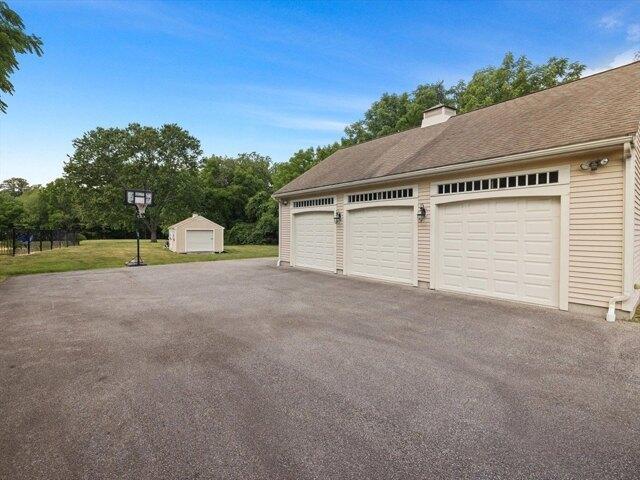 house with 5 bedroom, Westborough MA ES104812176