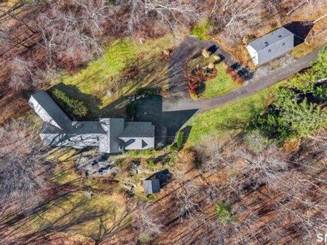 house with 5 bedroom, Weston CT DS102254165