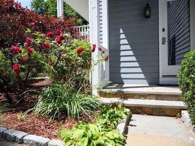 house with 5 bedroom, Weston CT DS104444868