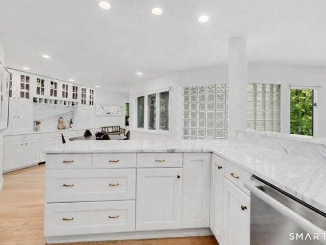 house with 5 bedroom, Weston CT ES103159006