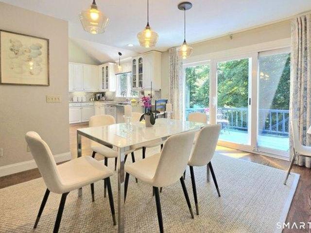 house with 5 bedroom, Weston CT ES104604516