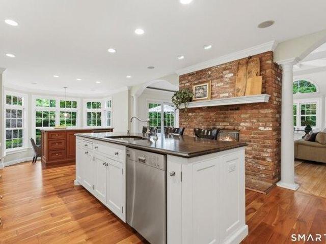 house with 5 bedroom, Weston CT ES105207120