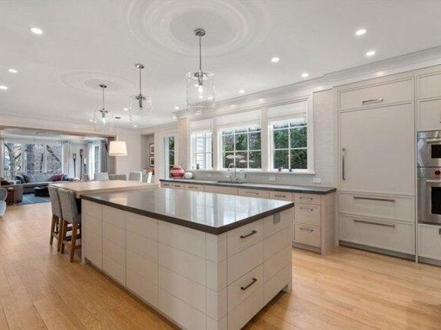 house with 5 bedroom, Weston MA ES102824494