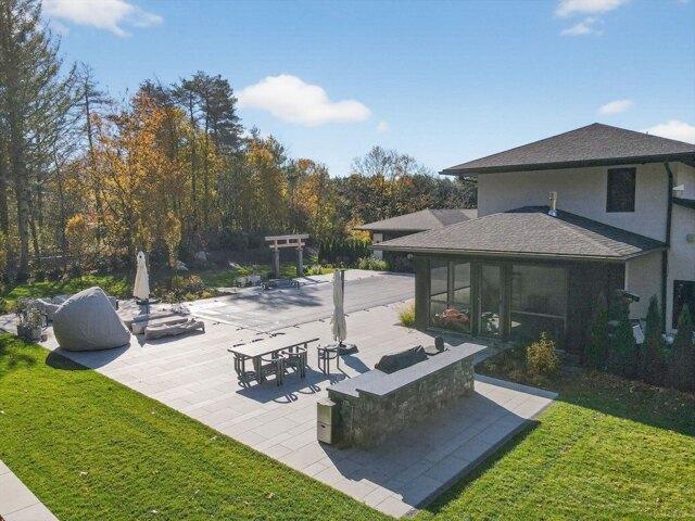 house with 5 bedroom, Weston MA ES104515376