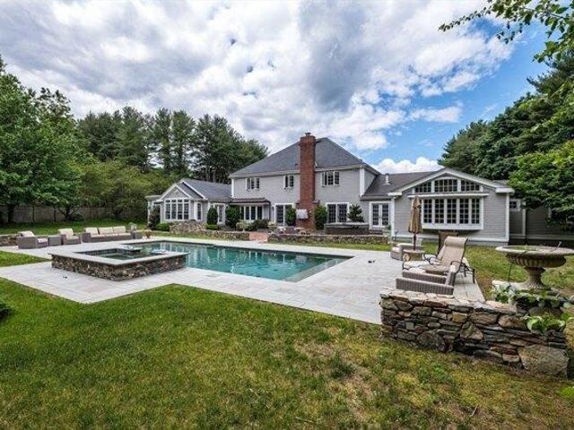 house with 5 bedroom, Weston MA ES104812158