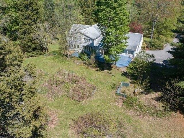 house with 5 bedroom, Weston MA ES104833580