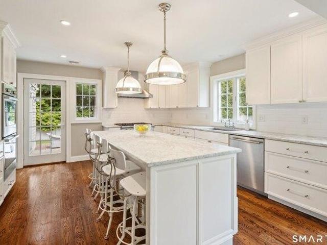 house with 5 bedroom, Westport CT ES104407900