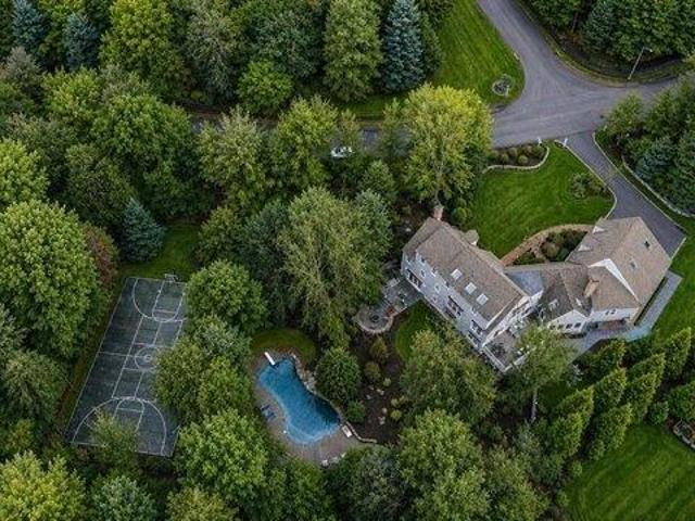house with 5 bedroom, Westwood MA DLS102411521