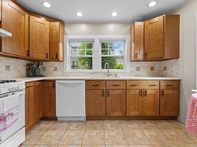 house with 5 bedroom, Westwood MA DS101284085