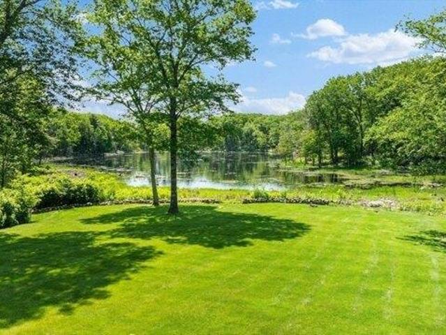 house with 5 bedroom, Westwood MA DS101357404