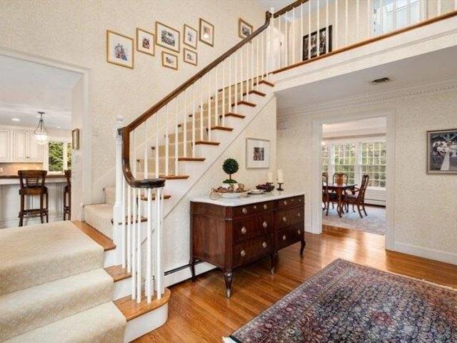 house with 5 bedroom, Westwood MA ES103019194