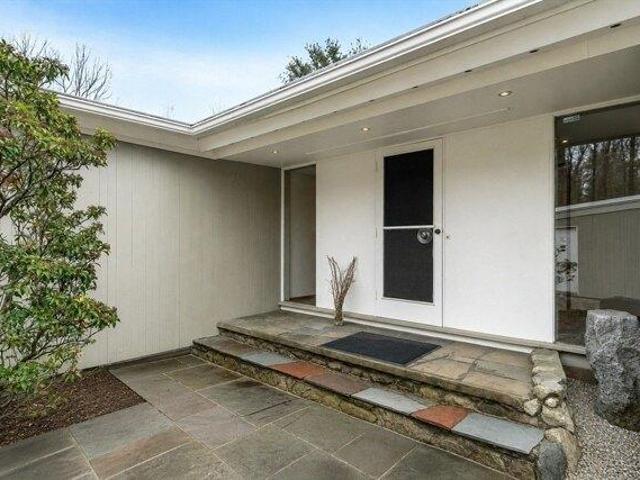 house with 5 bedroom, Westwood MA ES104152328