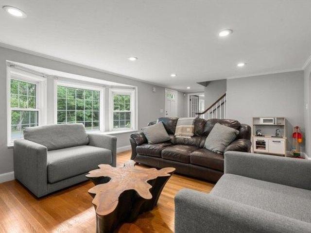 house with 5 bedroom, Westwood MA ES104834171