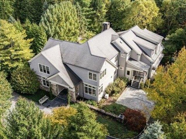 house with 5 bedroom, Westwood MA ES105080762