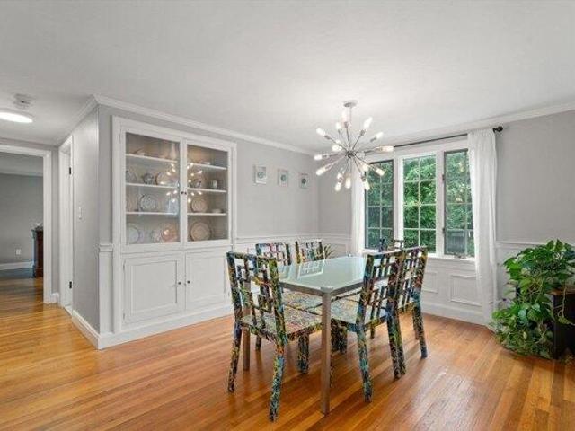 house with 5 bedroom, Westwood MA ES105191491